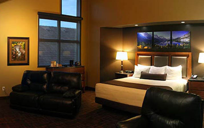 C'mon Inn Hotel & Suites