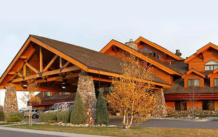 C'mon Inn Hotel & Suites