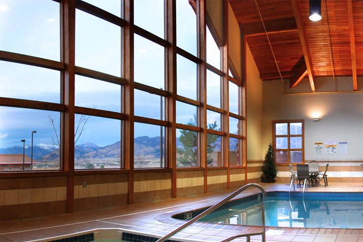 C'mon Inn Hotel & Suites