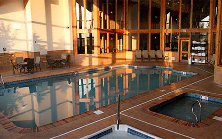 C'mon Inn Hotel & Suites