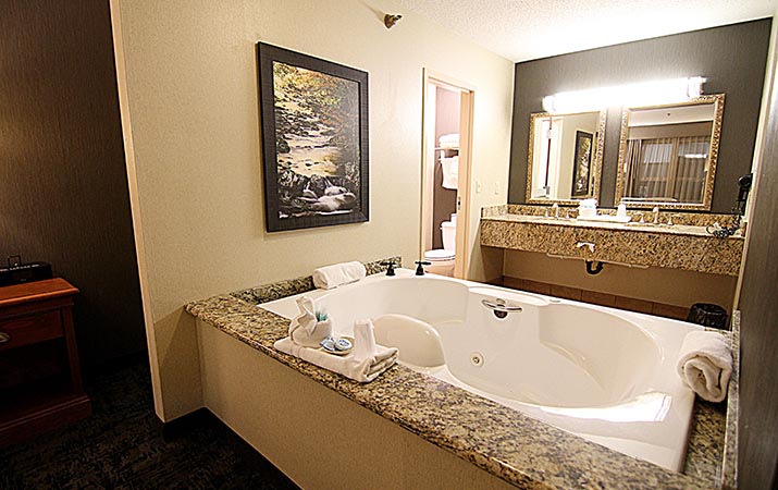 C'mon Inn Hotel & Suites